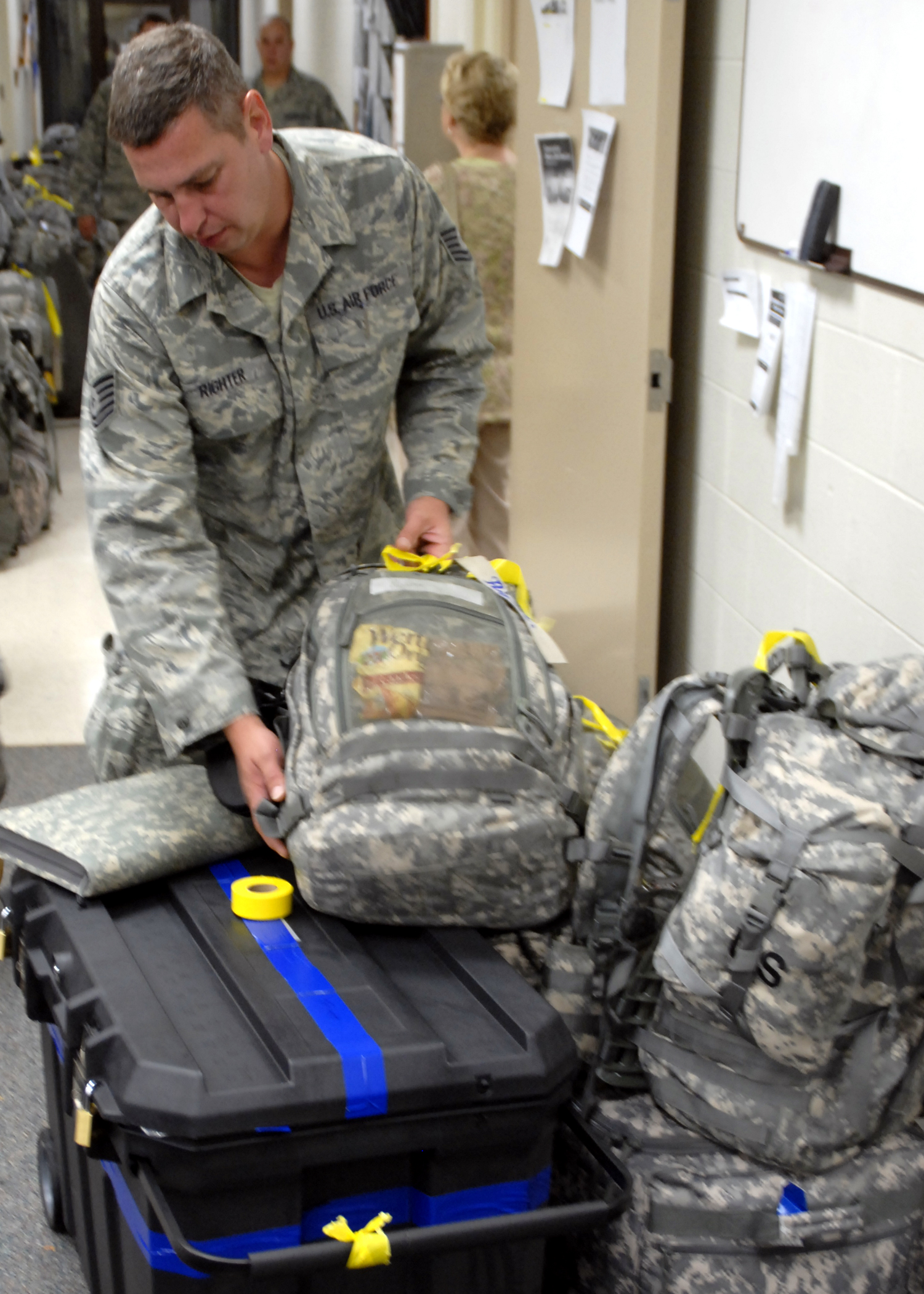 CIVIL ENGINEER SQUADRON MEMBERS DEPLOY > 445th Airlift Wing > Article ...