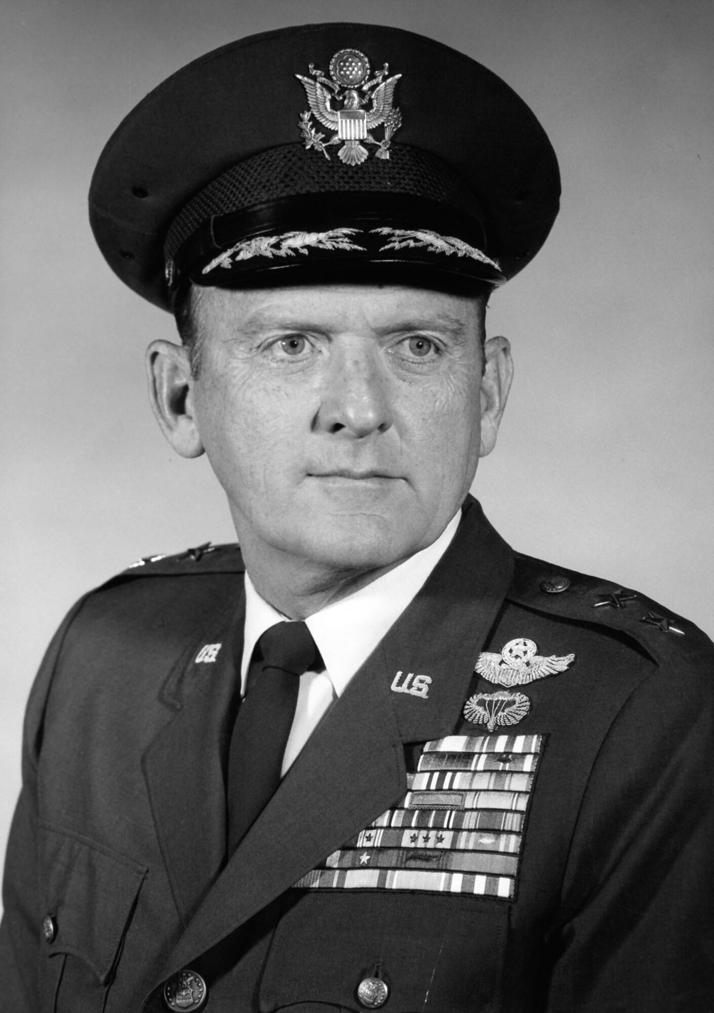 MAJOR GENERAL GEORGE W. MCLAUGHLIN > Air Force > Biography Display