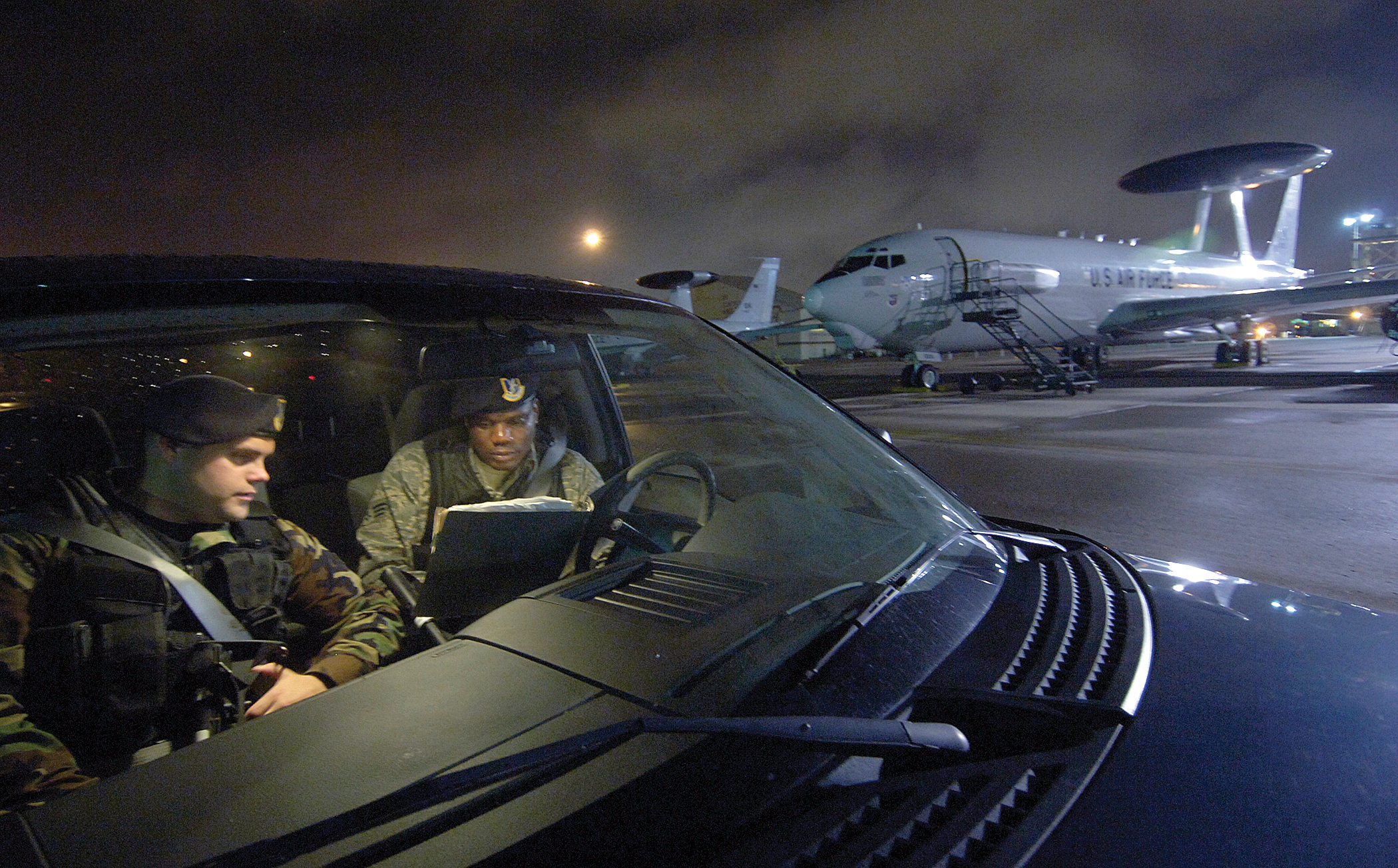 Team works to make flight line safe place to land in round-the-clock ...