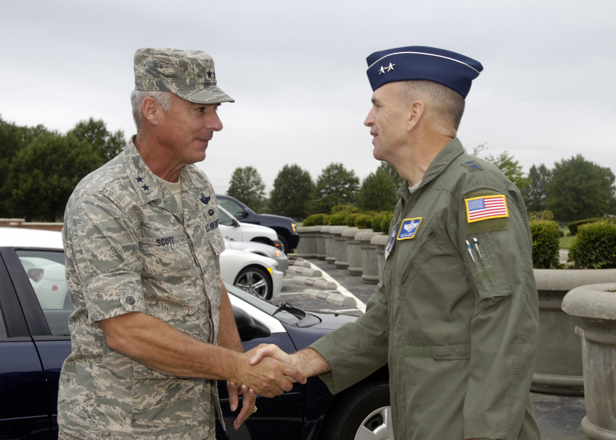 AFDW commander hosts 18th Air Force leader > Air Force District of ...