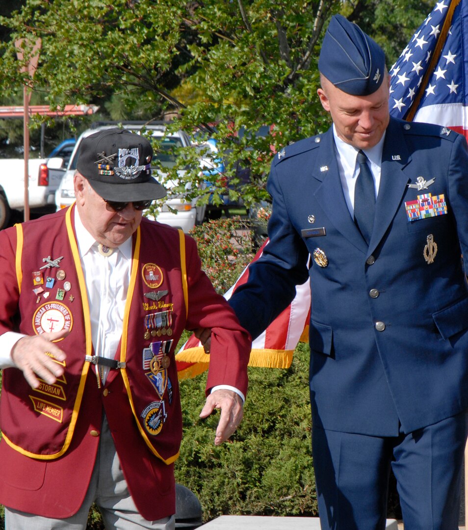 WWII prisoner of war recounts tale for Peterson > Peterson and ...