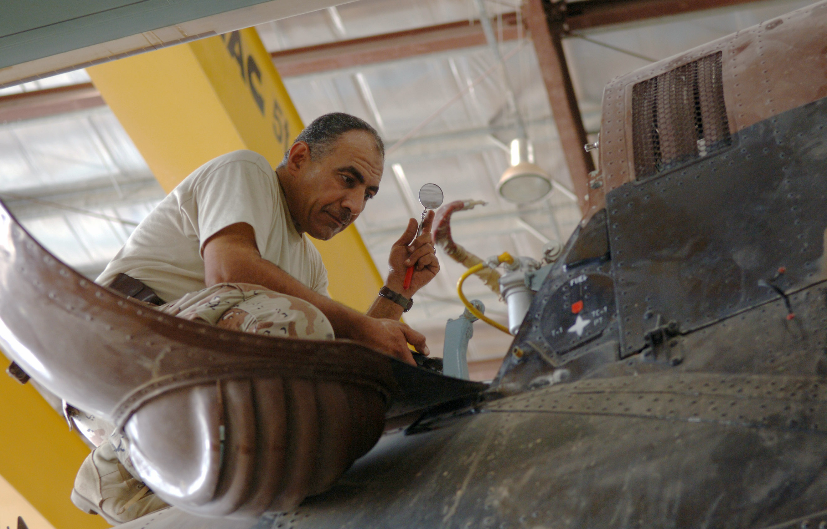 Iraqi airmen keep helicopter fleet flying > Air Force > Article Display