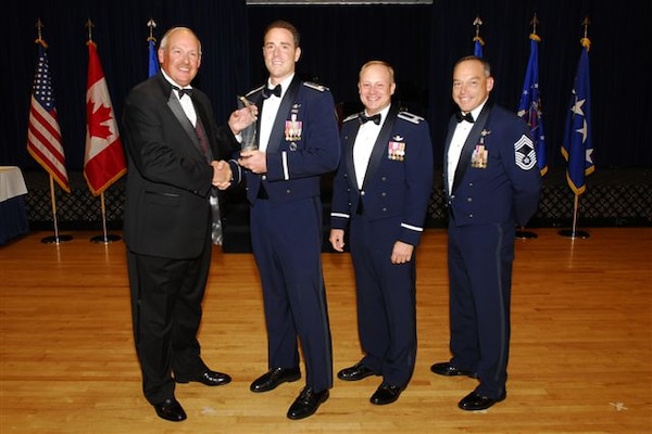 20th Space Control Squadron wins first ever General Lord award > Space ...