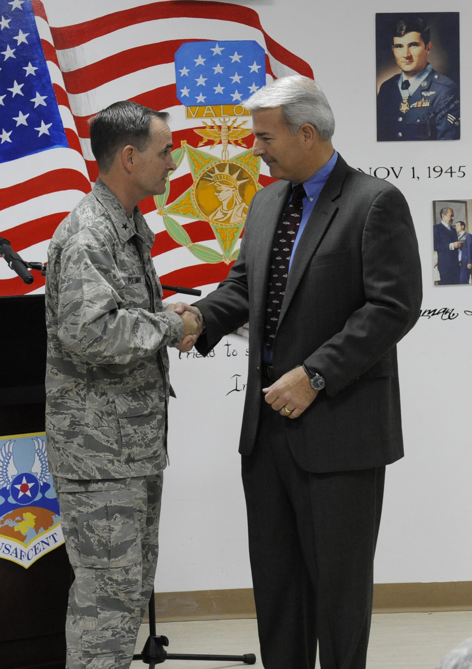 Jim Hedges's Instagram, Twitter & Facebook on IDCrawl