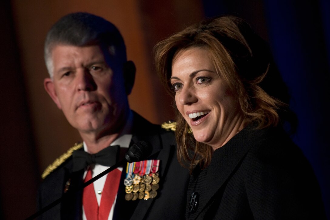 CNN anchor Kyra Phillips introduces U.S. Army Maj Gen. Mark Graham ...