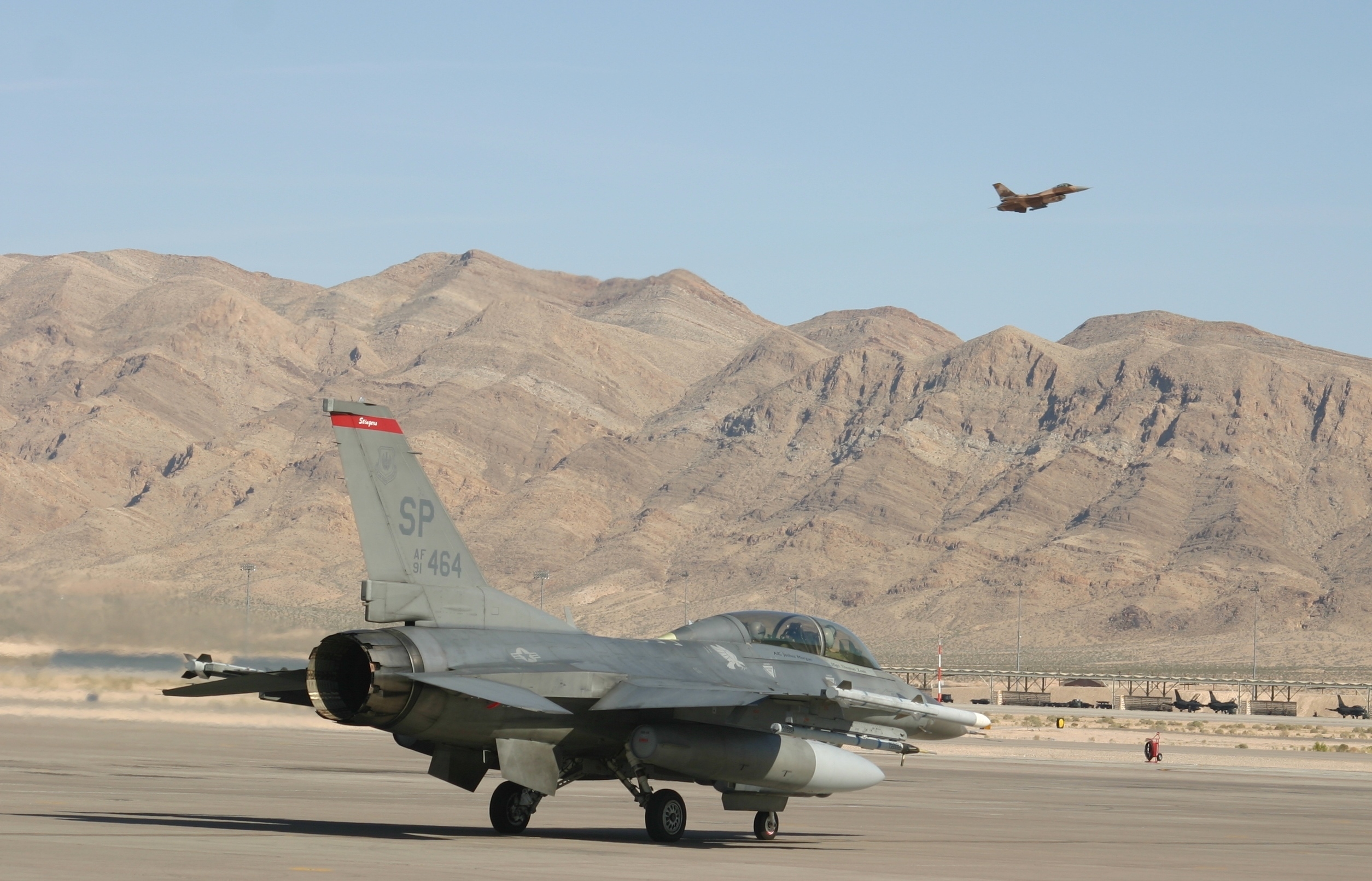 Aircrews and National Guard Soldiers train together at Green Flag West ...