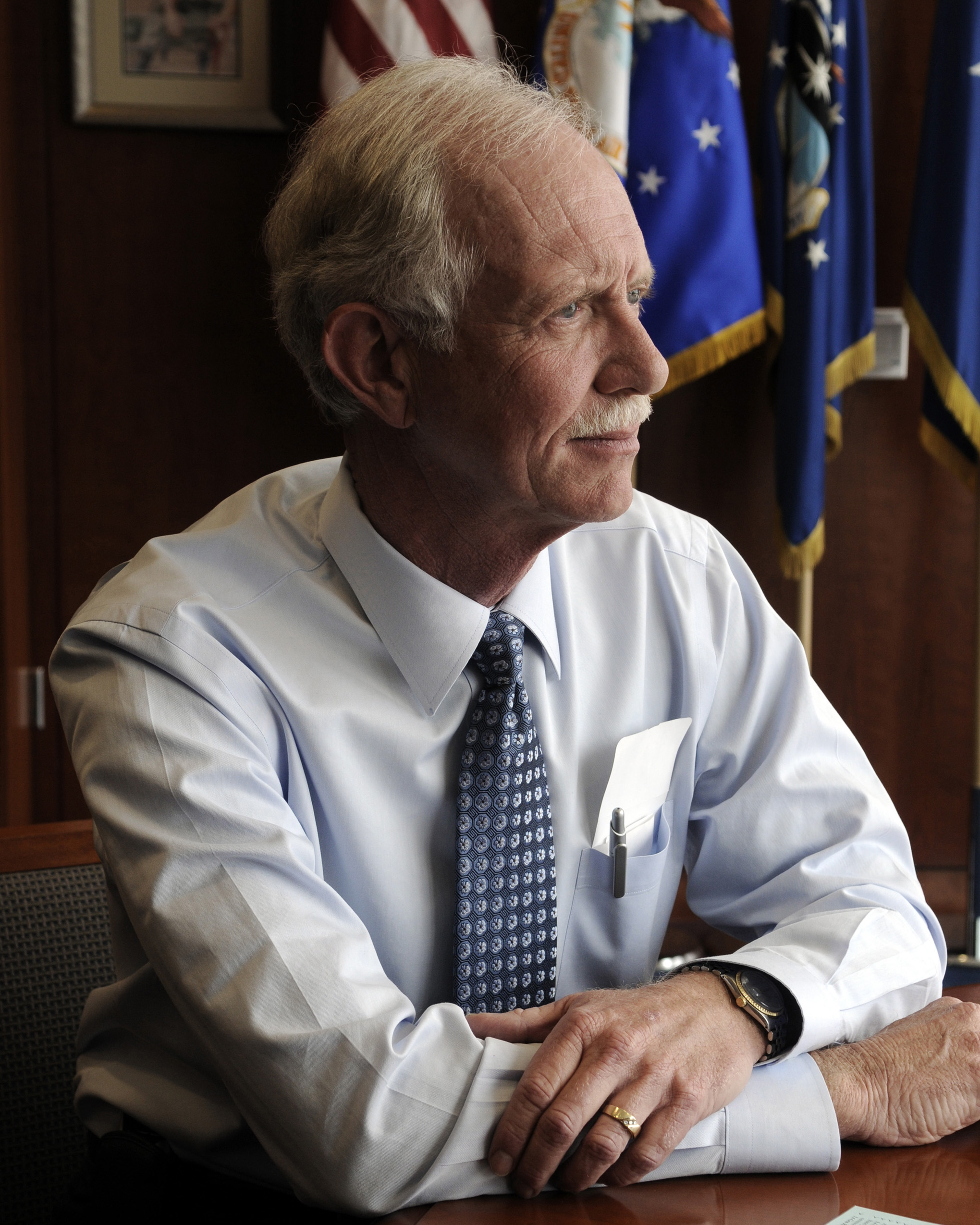 Hero of the Hudson visits alma mater > Air Force > Article Display