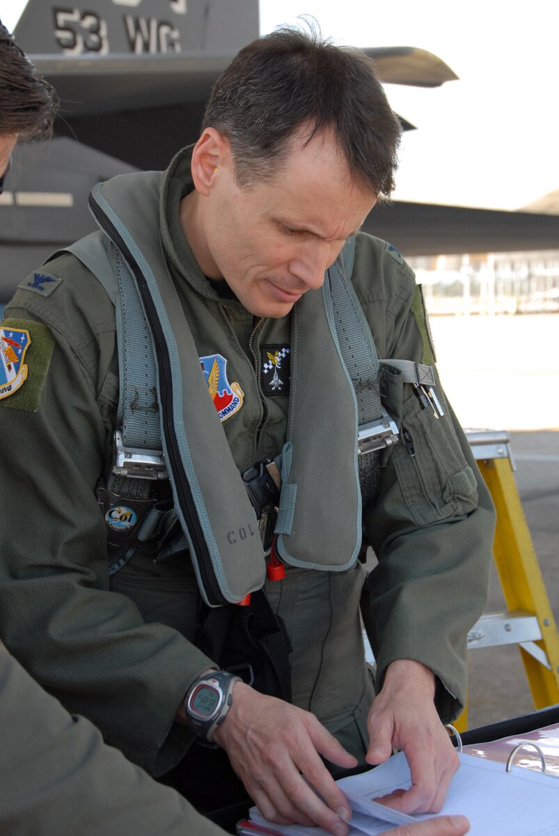 53 WG CC flies with wing one last time > 53rd Wing > Article Display