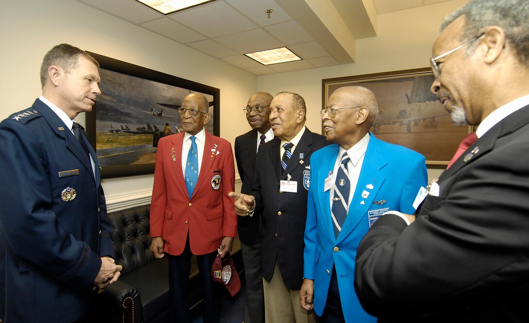 Tuskegee Airmen visit Pentagon