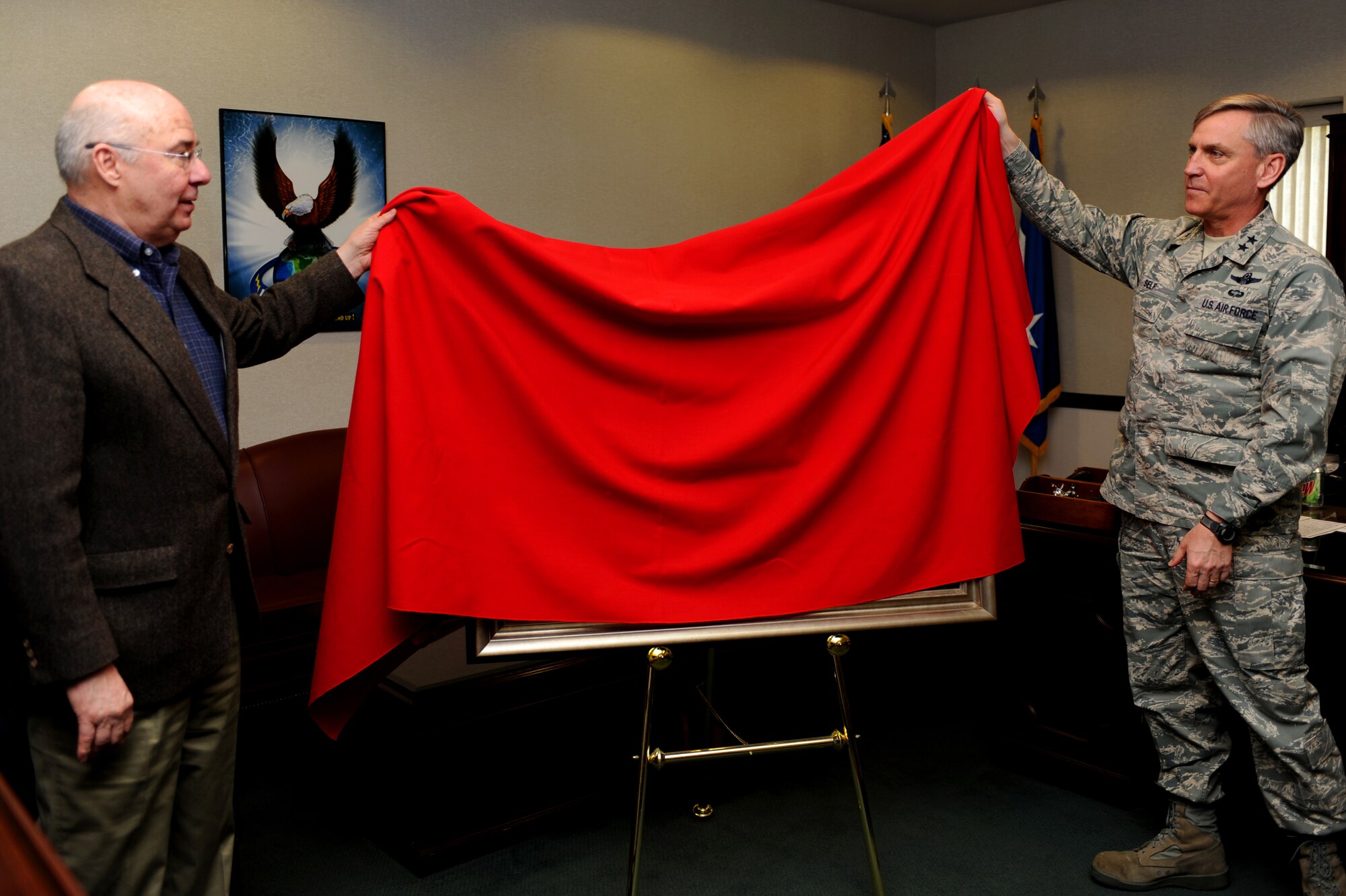 Expeditionary Center receives new Air Force art > Twenty-First Air ...