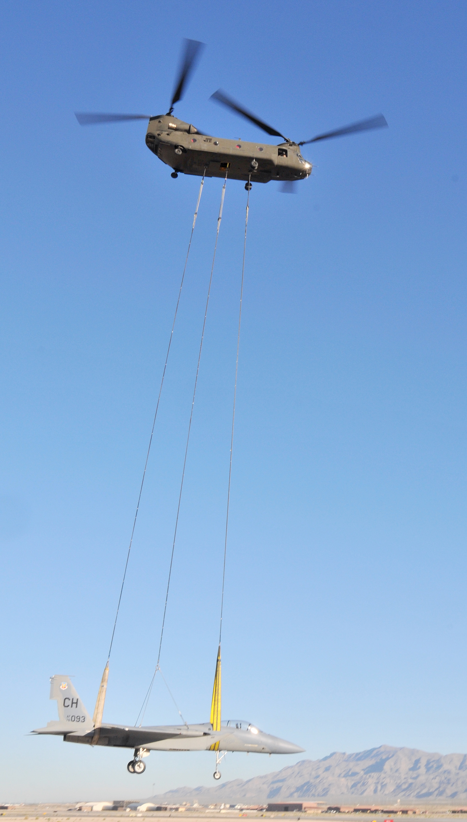 Army Chinook airlifts fighter from Nellis to Creech > Creech Air Force ...