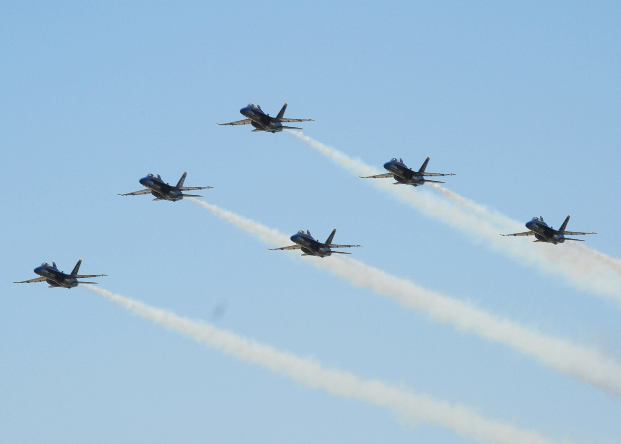 Blue Angels Arrive at Seymour > Seymour Johnson Air Force Base > Article Display