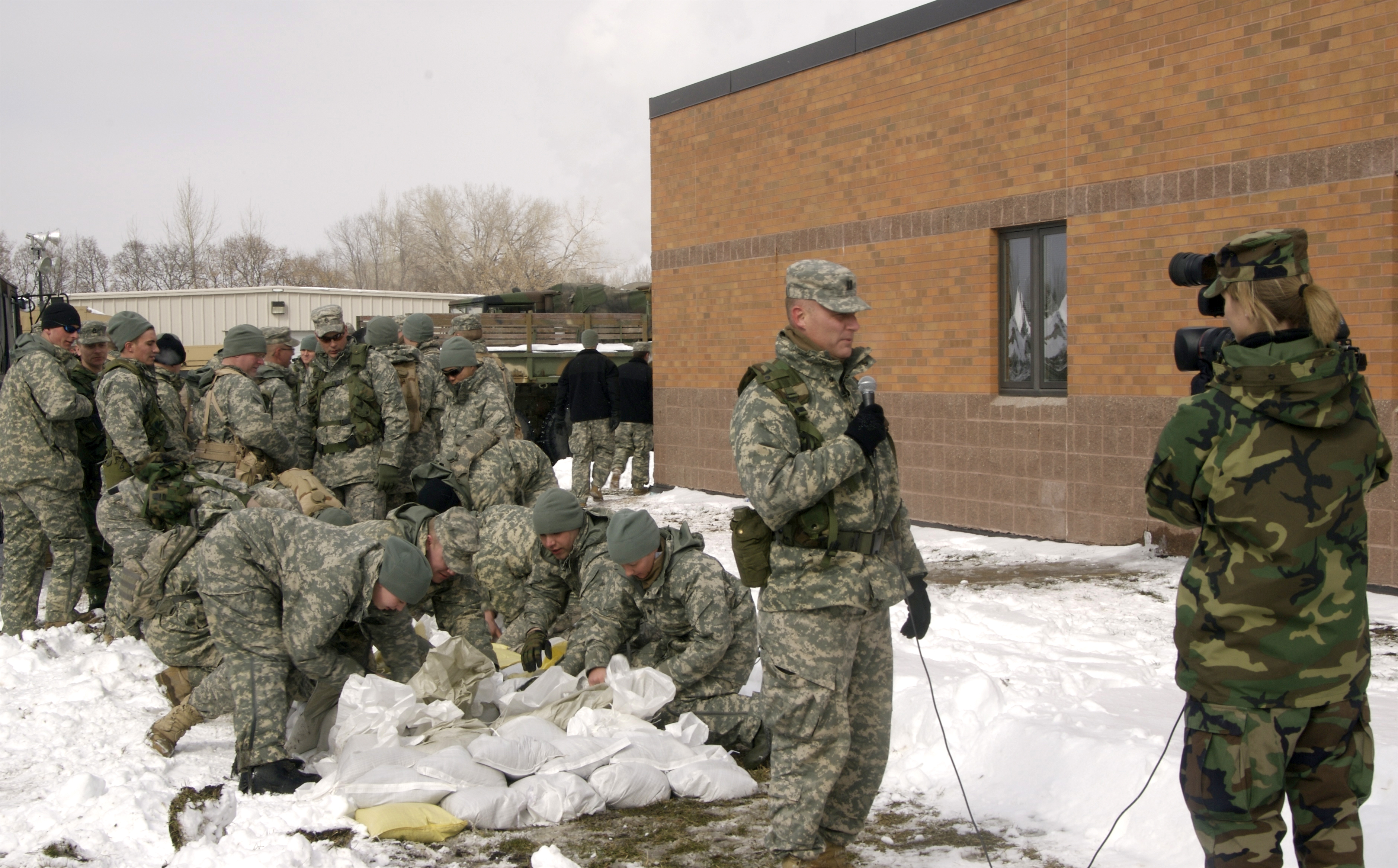 Final Flood Fight Support from 133rd AW > 133rd Airlift Wing > Article ...