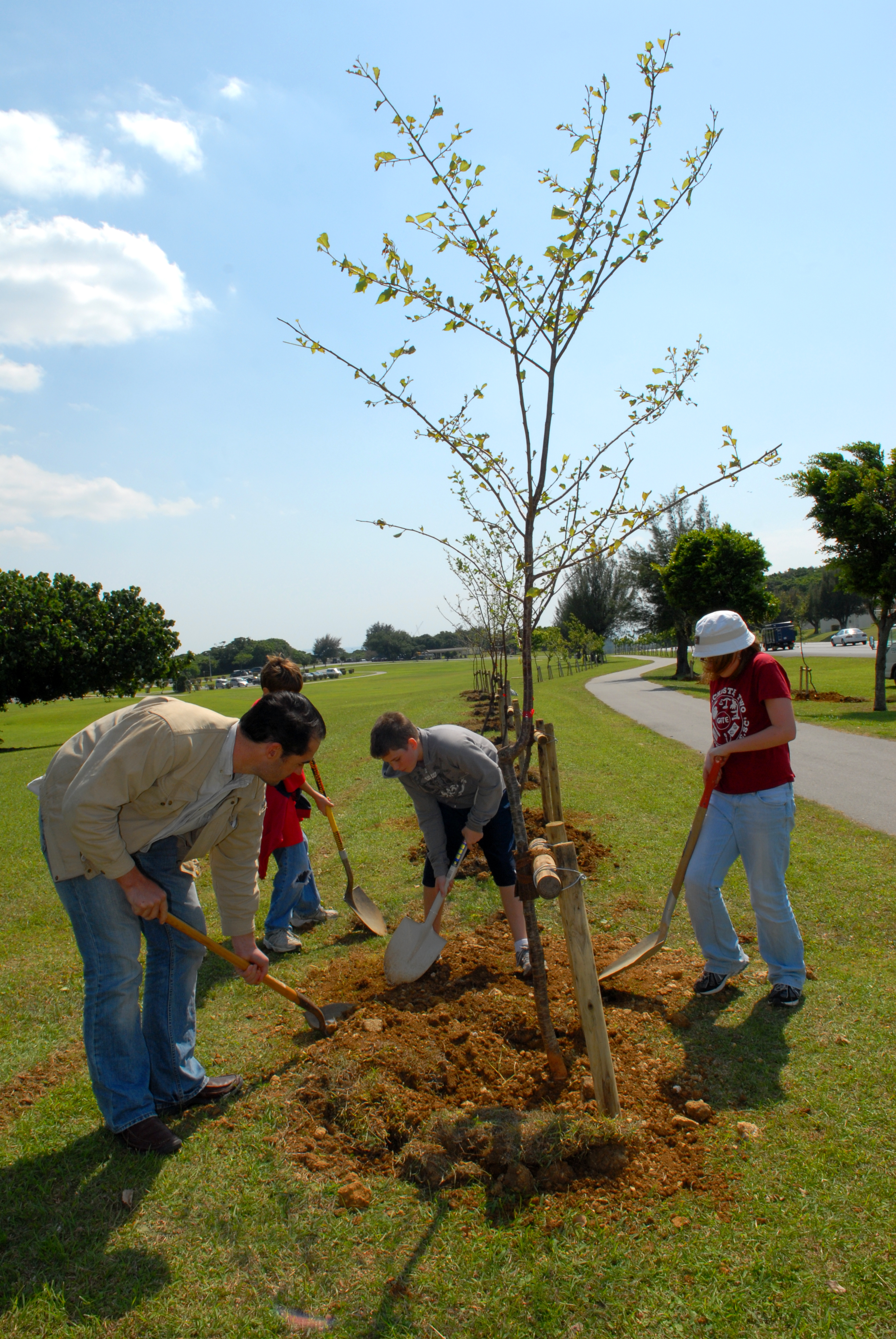 Club ZERO plants trees for Earth Day > Kadena Air Base > Article Display