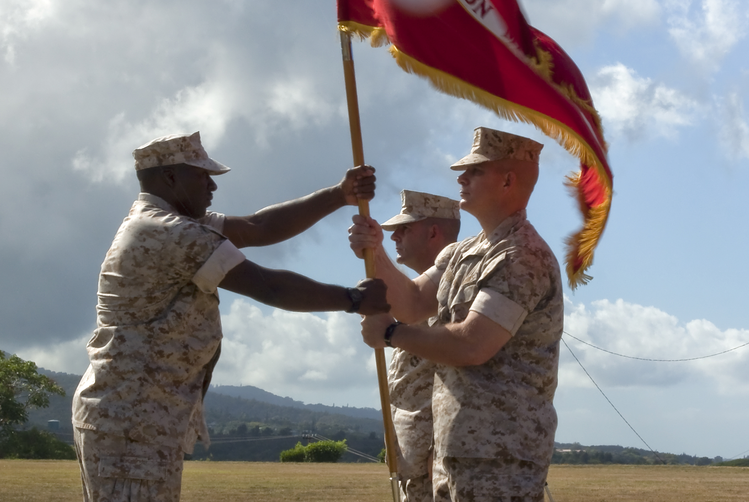 MarForPac HQSVCBN commanding officer relinquishes command > U.S. Marine ...