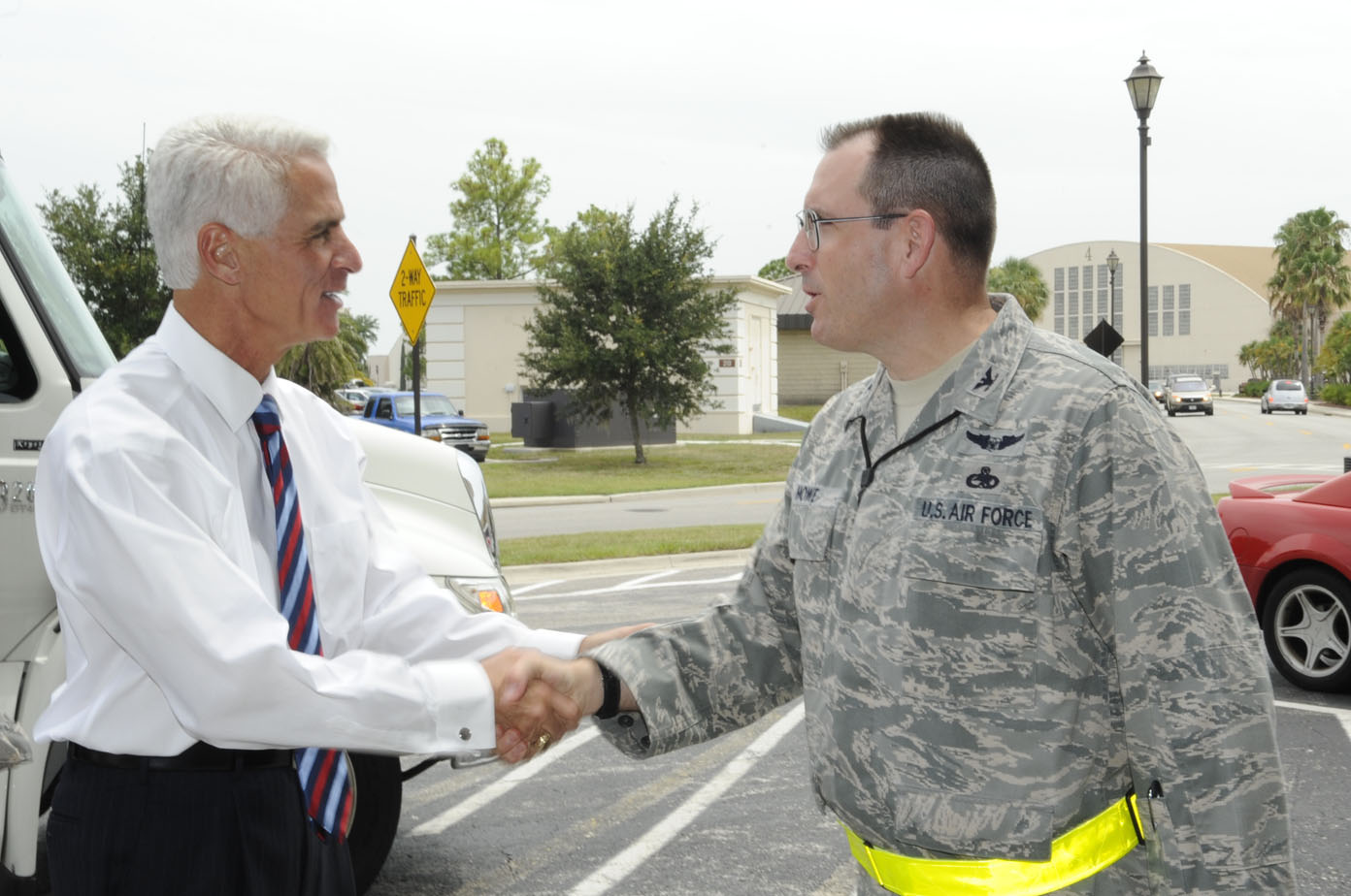 Governor Crist visits MacDill