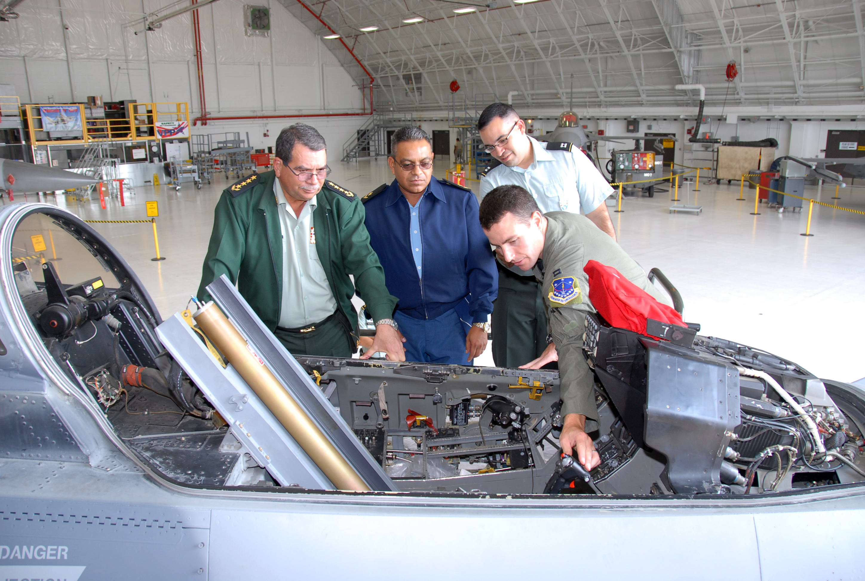 Nicaraguan defense chief visits Truax Field > 115th Fighter Wing ...