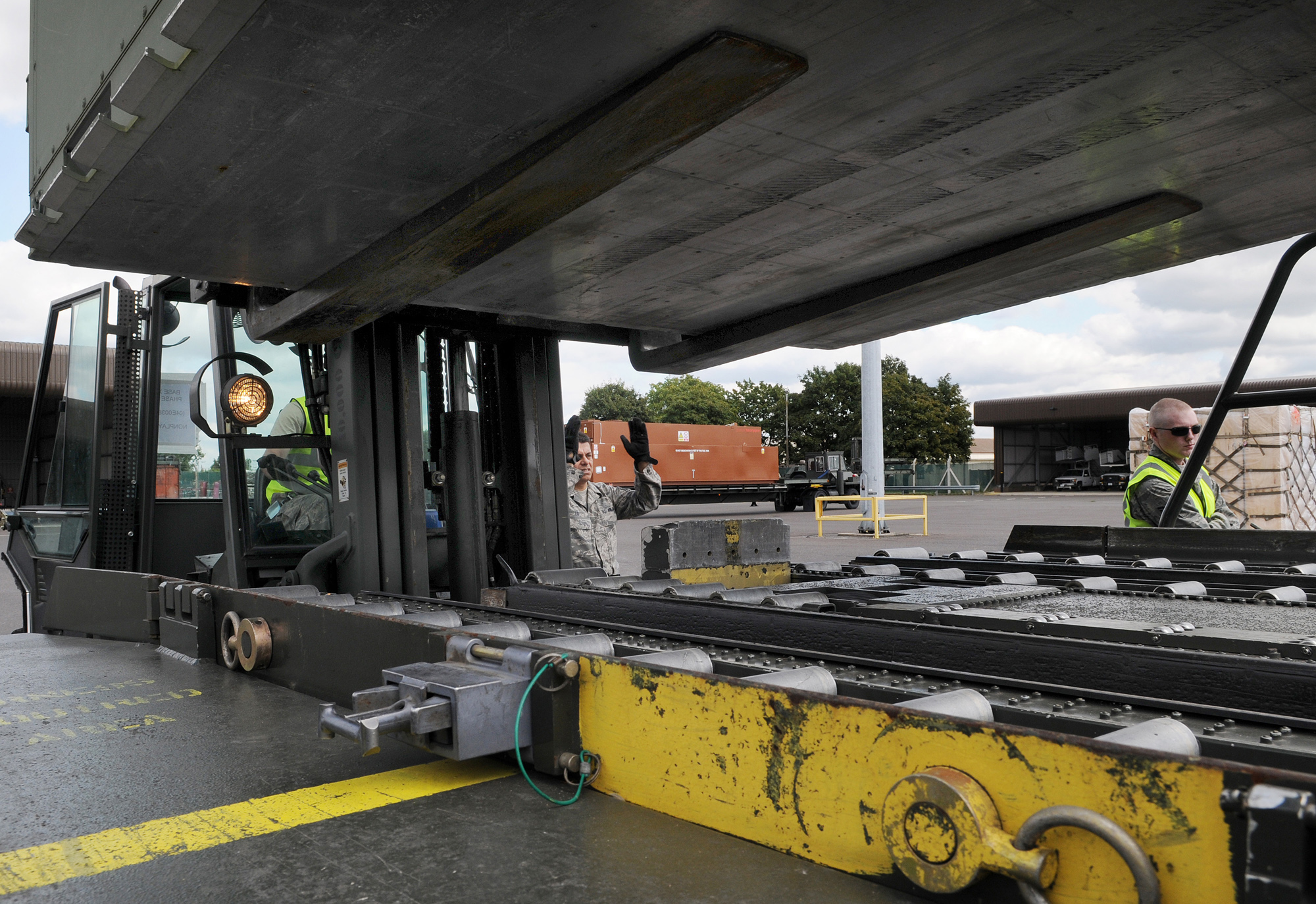 Load 'em up for exercise prep > Royal Air Force Mildenhall > RAF ...