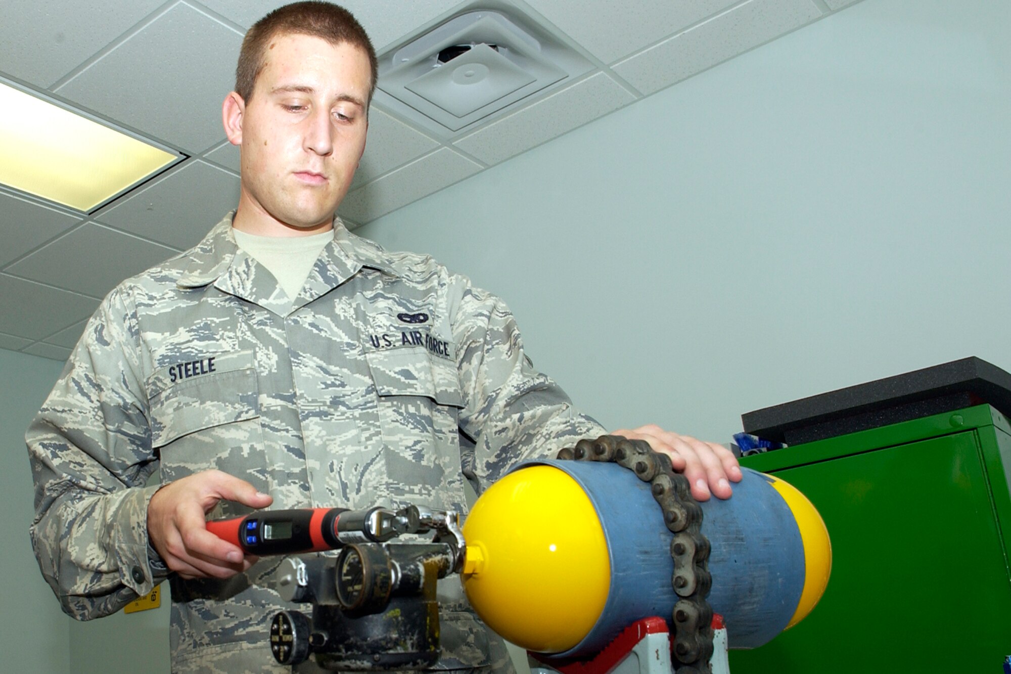 Setting the proper torque > Grissom Air Reserve Base > Article Display