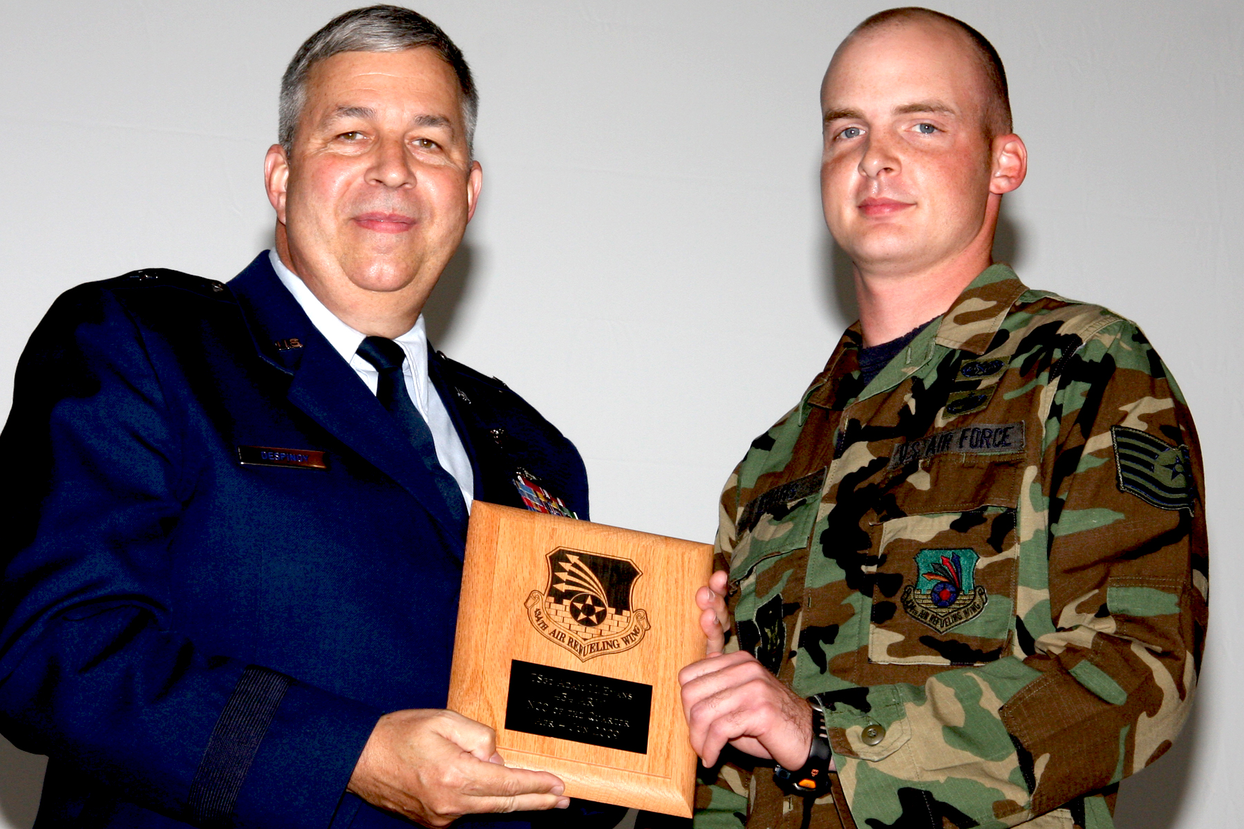 Evans presented with quarterly award > Grissom Air Reserve Base ...