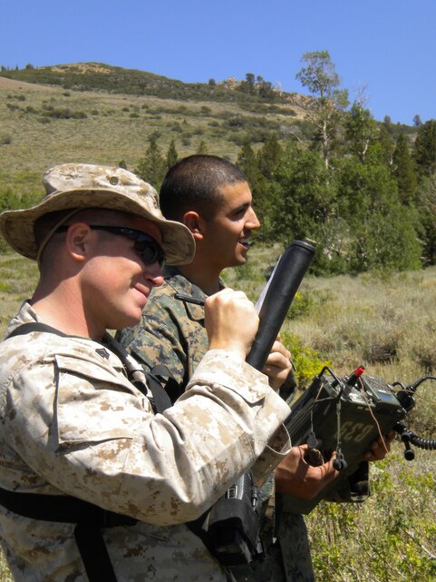 Comm Marines train in mountainous environment > United States Marine ...
