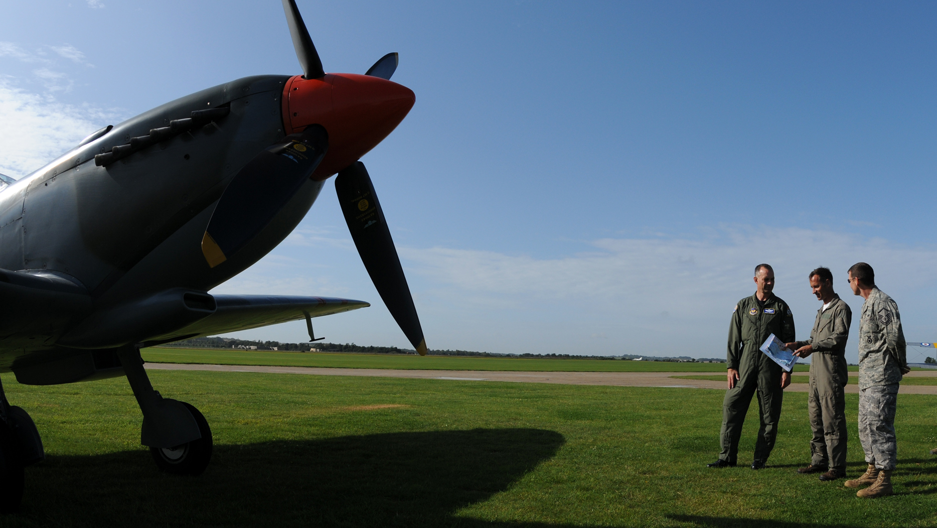 100 SFS Airman taken for ride of lifetime over English countryside ...