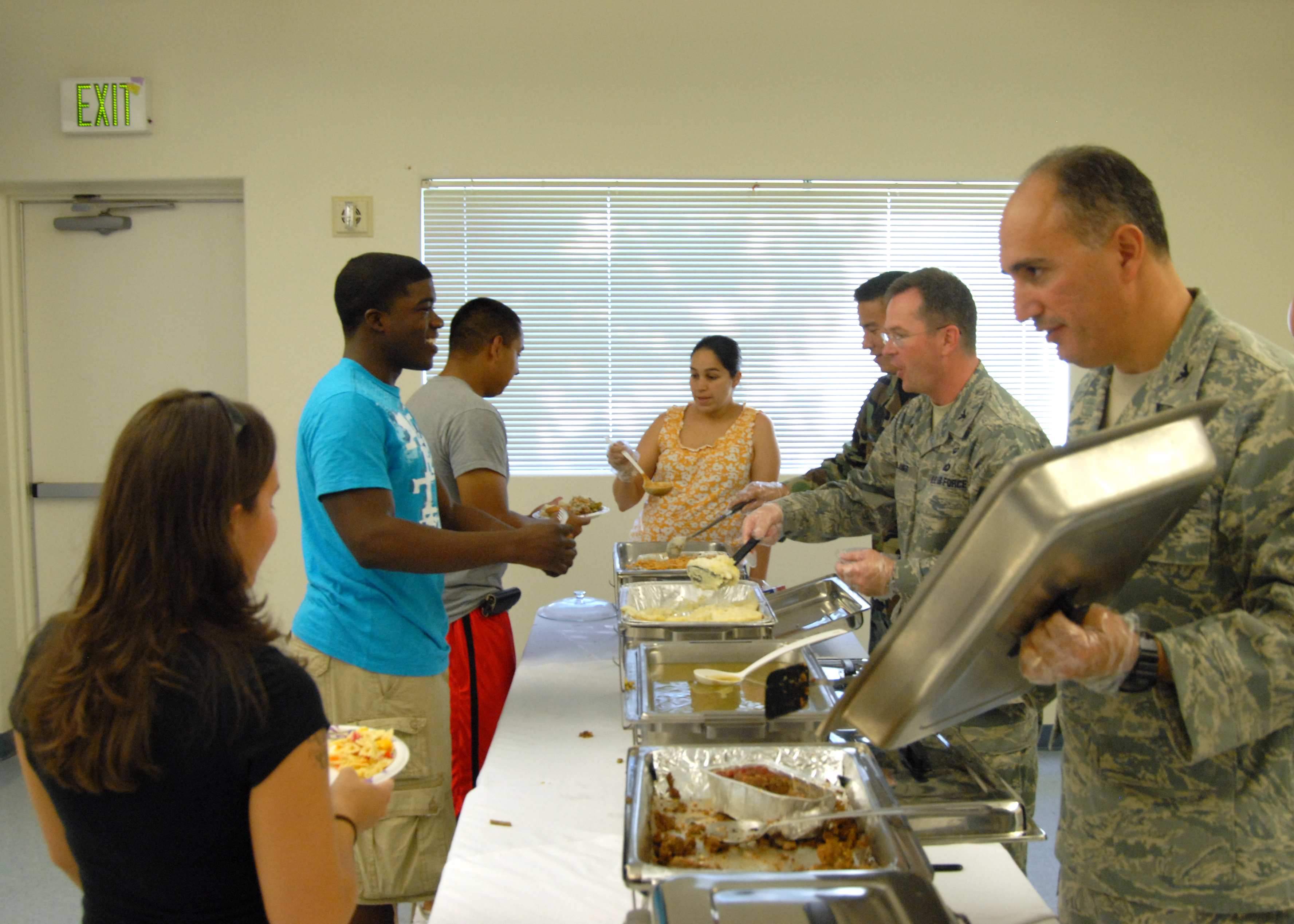 Officer's and Enlisted Spouses Clubs host dorm dinner > Edwards Air ...