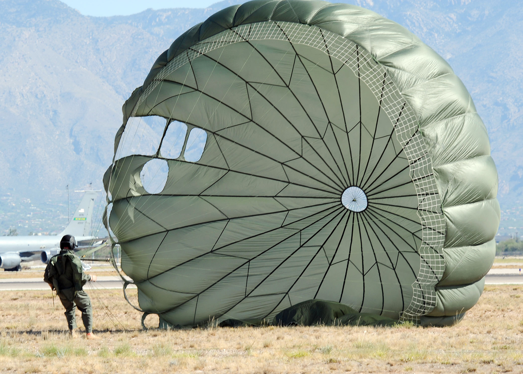 Photo essay: Multi-lift airdrop at Davis-Monthan AFB > Air Force ...