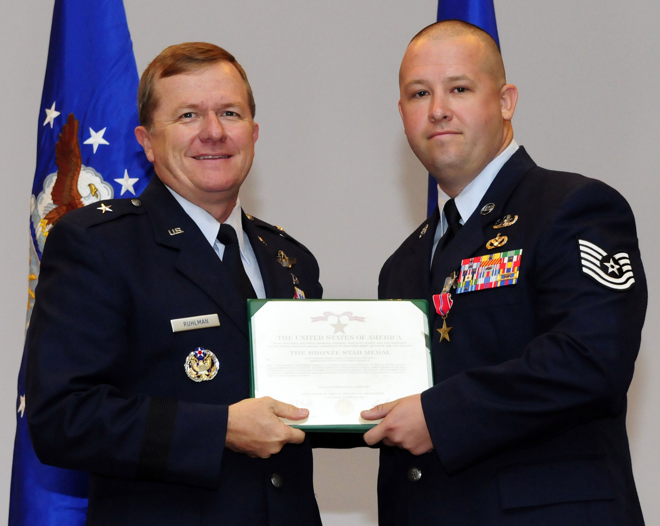 EOD team leader earns Bronze Star > Andersen Air Force Base > Article ...