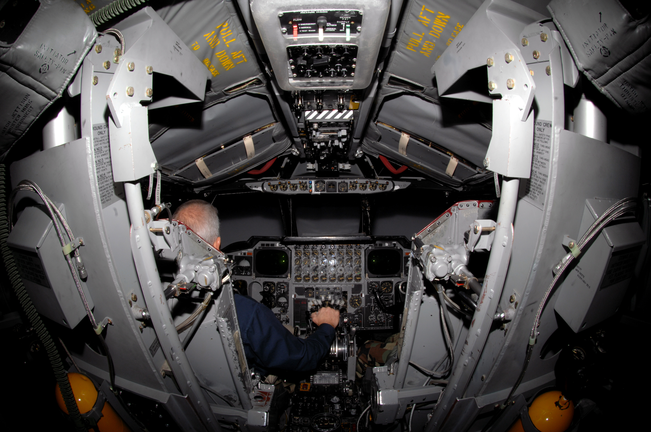 B-52 flight simulator enables ready response