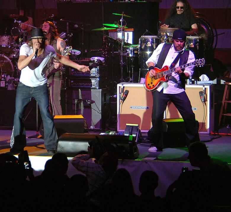 Kid Rock kicks off Tour for the Troops at Incirlik > Air Force Reserve ...