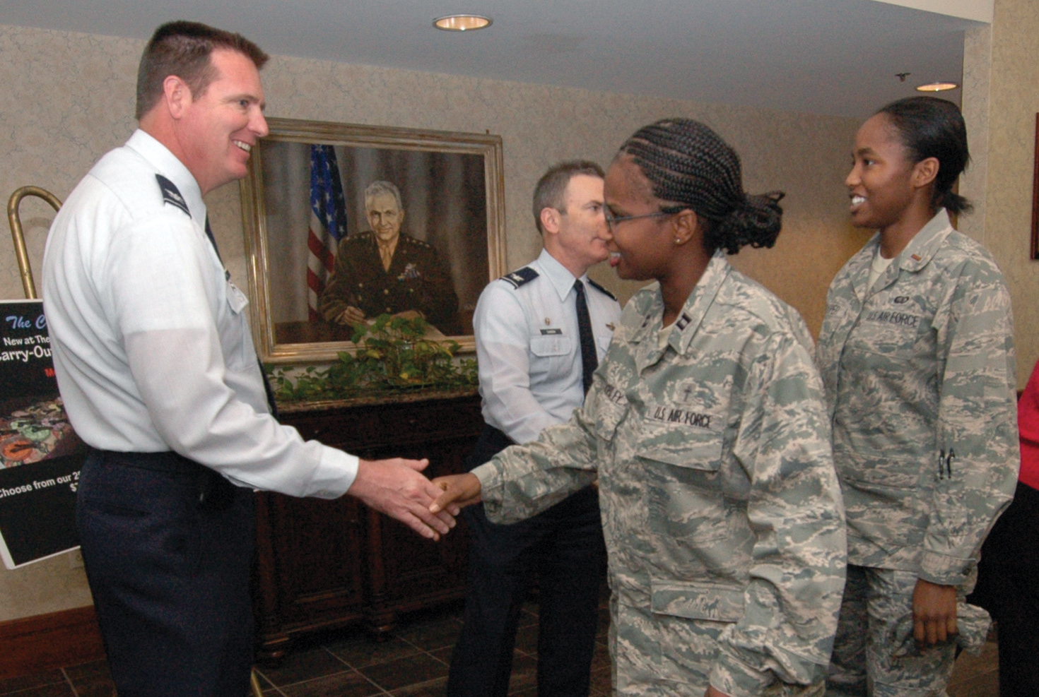 Andrews leadership greets Airmen at Thanksgiving meal