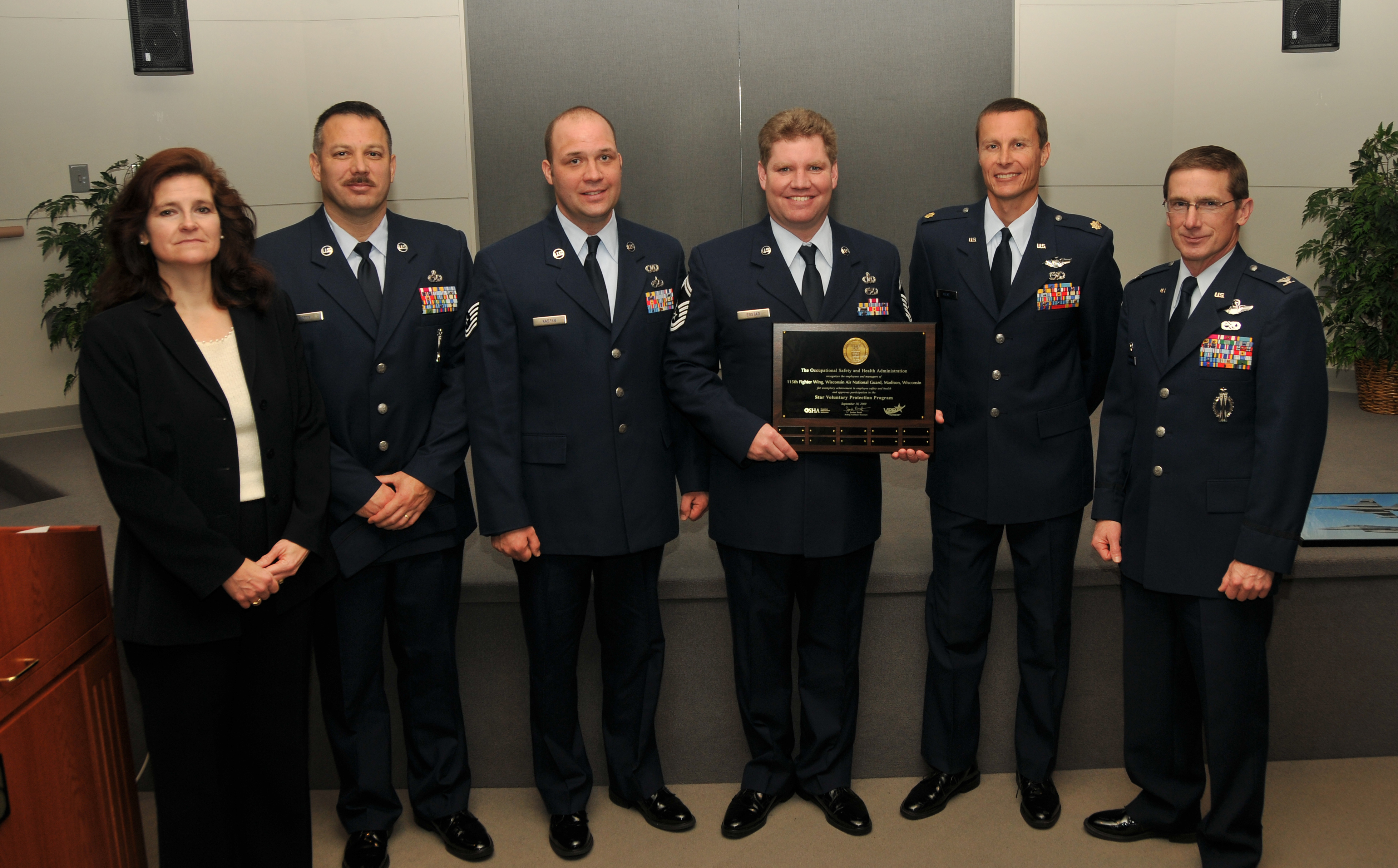 115th FW lands top safety award > 115th Fighter Wing > Article Display