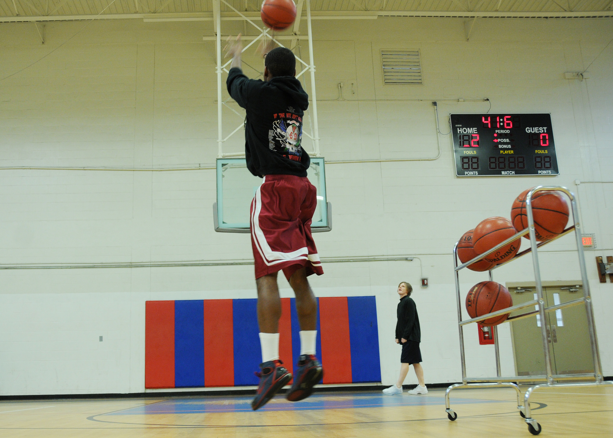 Fitness center hosts 3-point, free-throw competition > Eglin Air Force ...