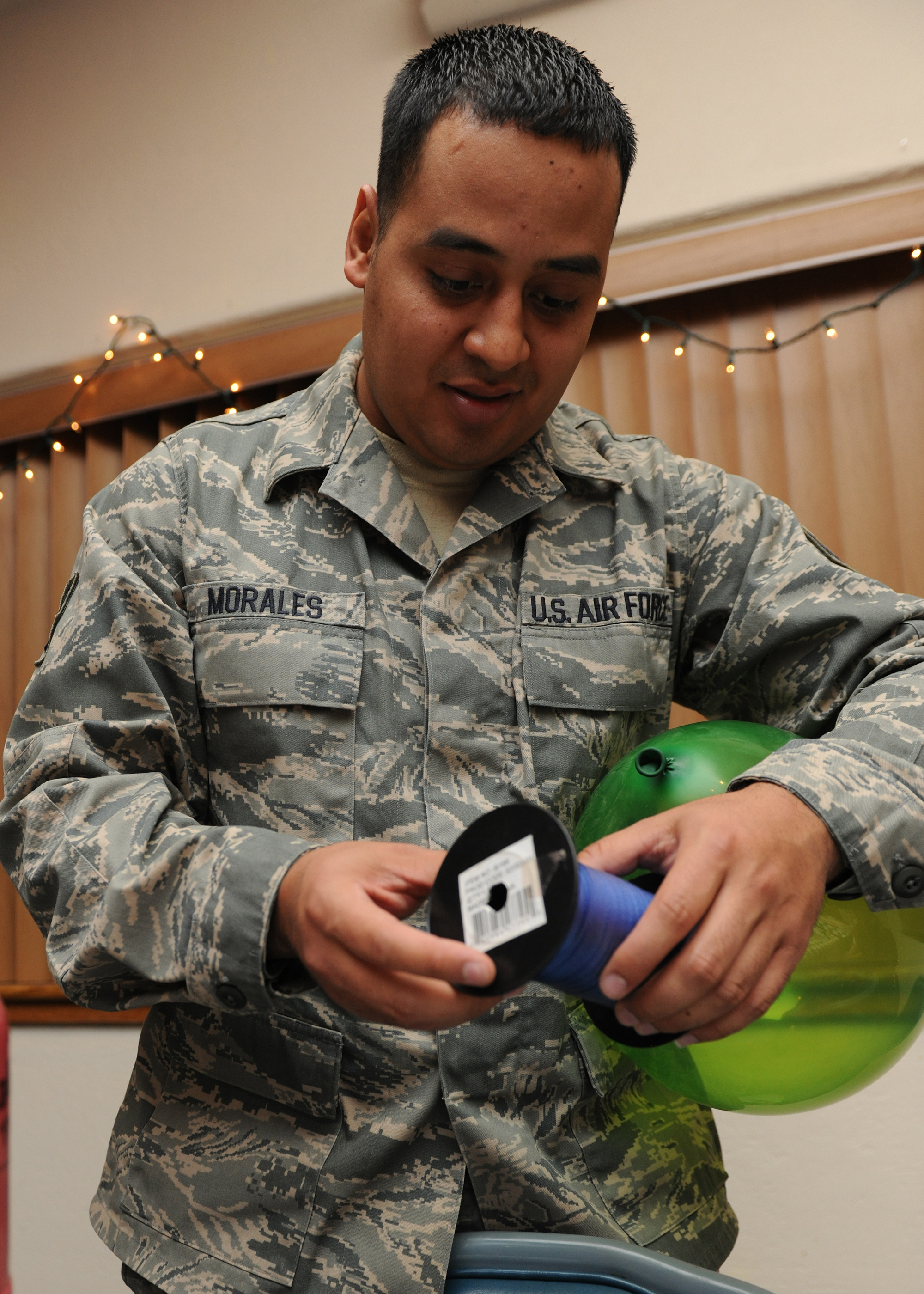 Families of deployed come together > Holloman Air Force Base > Display