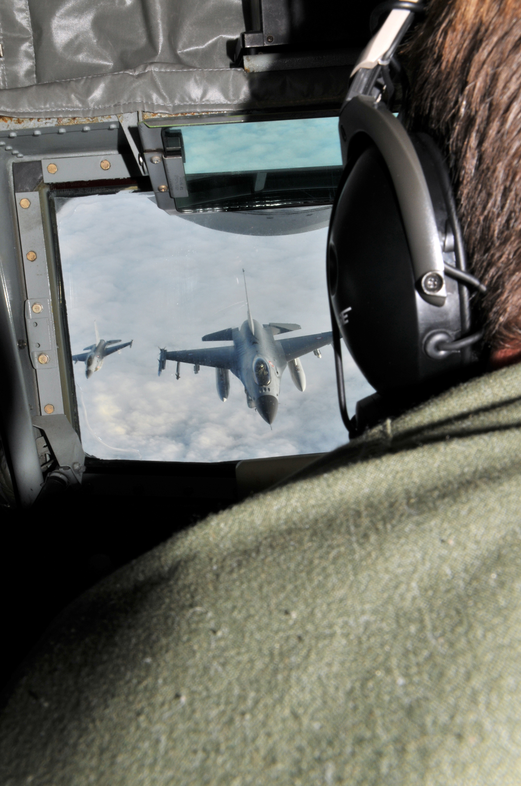 Commentary: Surprise! Santa's sleigh stops by RAF Mildenhall tanker for ...