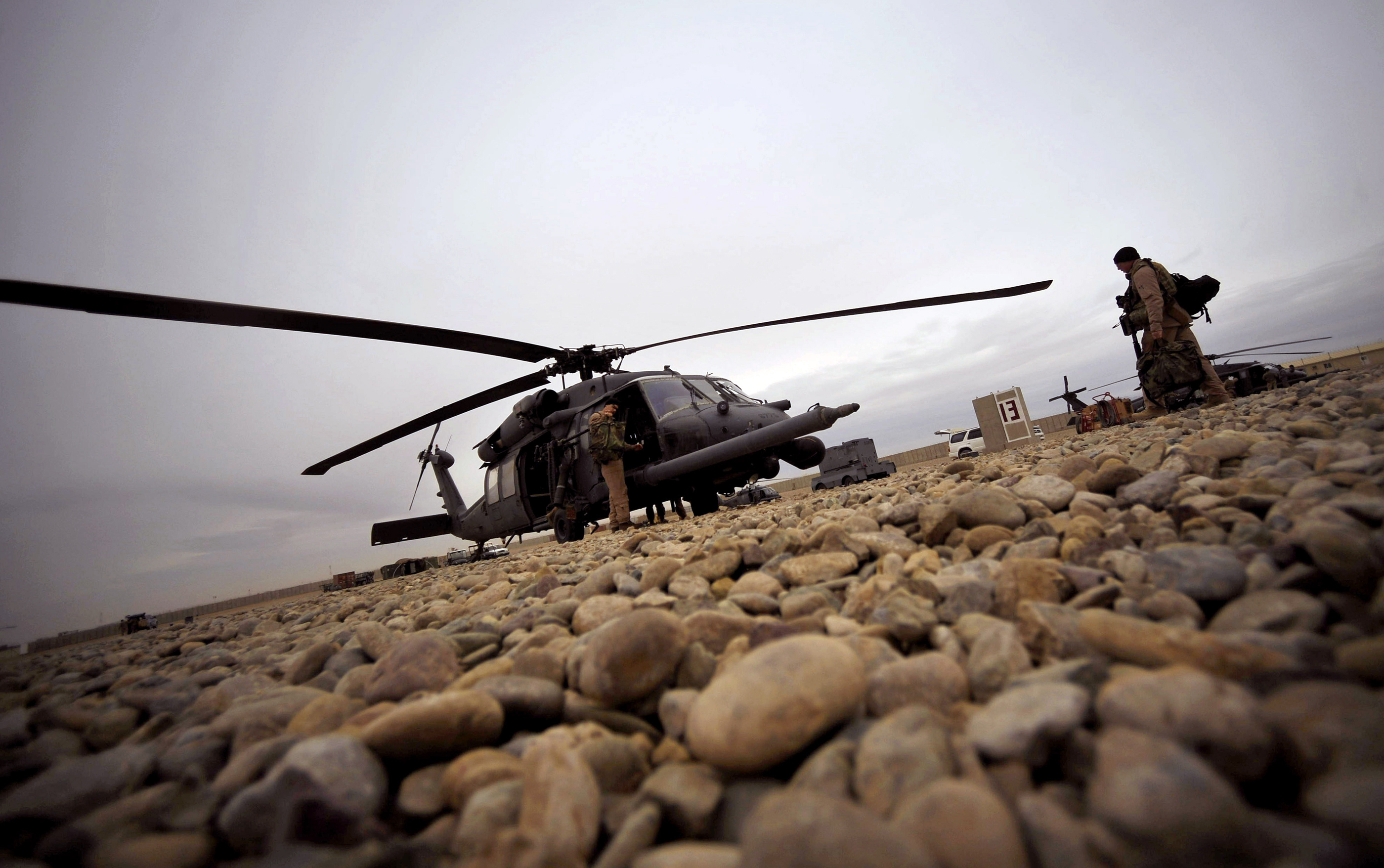 Squadron highlights capabilities during Afghan rescue mission > Air ...