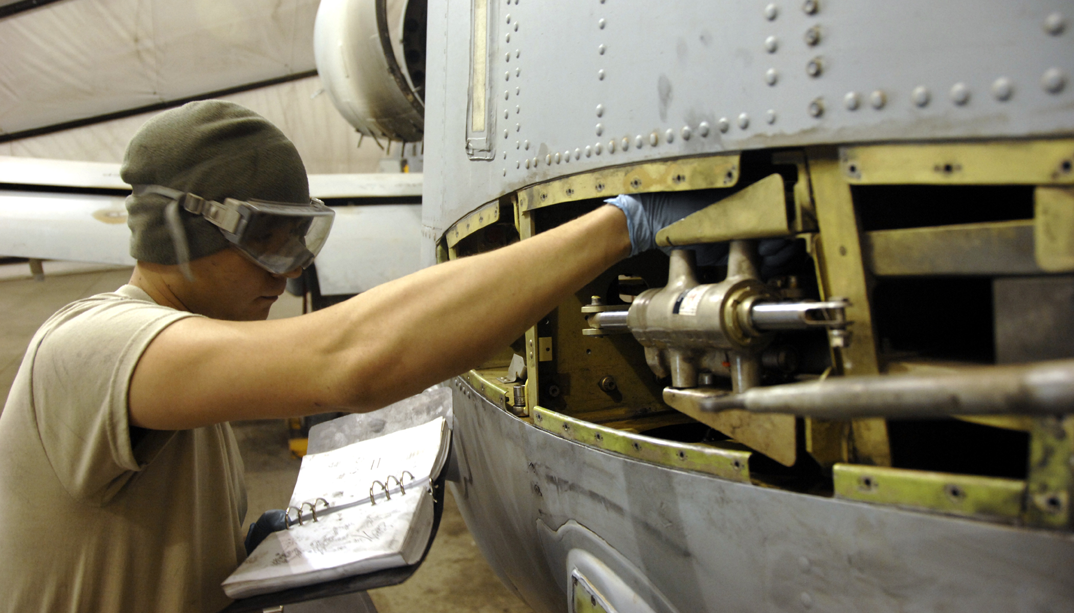 Motivated maintainers keep aircraft soaring > U.S. Air Forces Central ...
