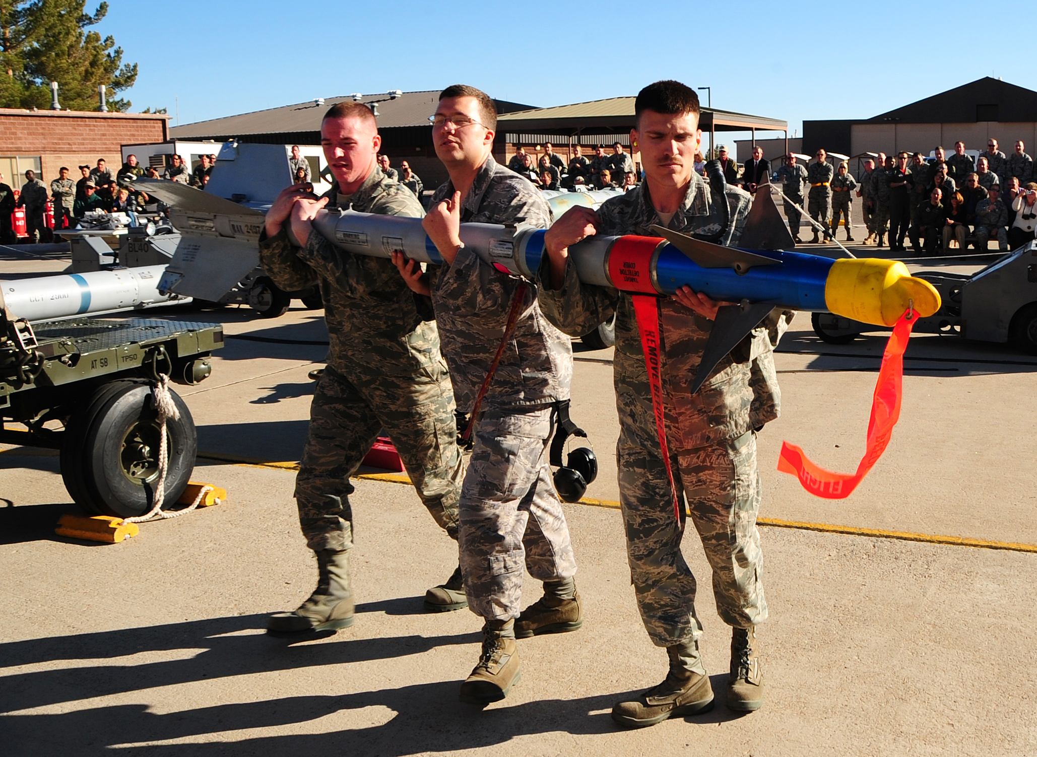 Weapons load crew members compete for Load Crew of 2008 > Holloman Air ...
