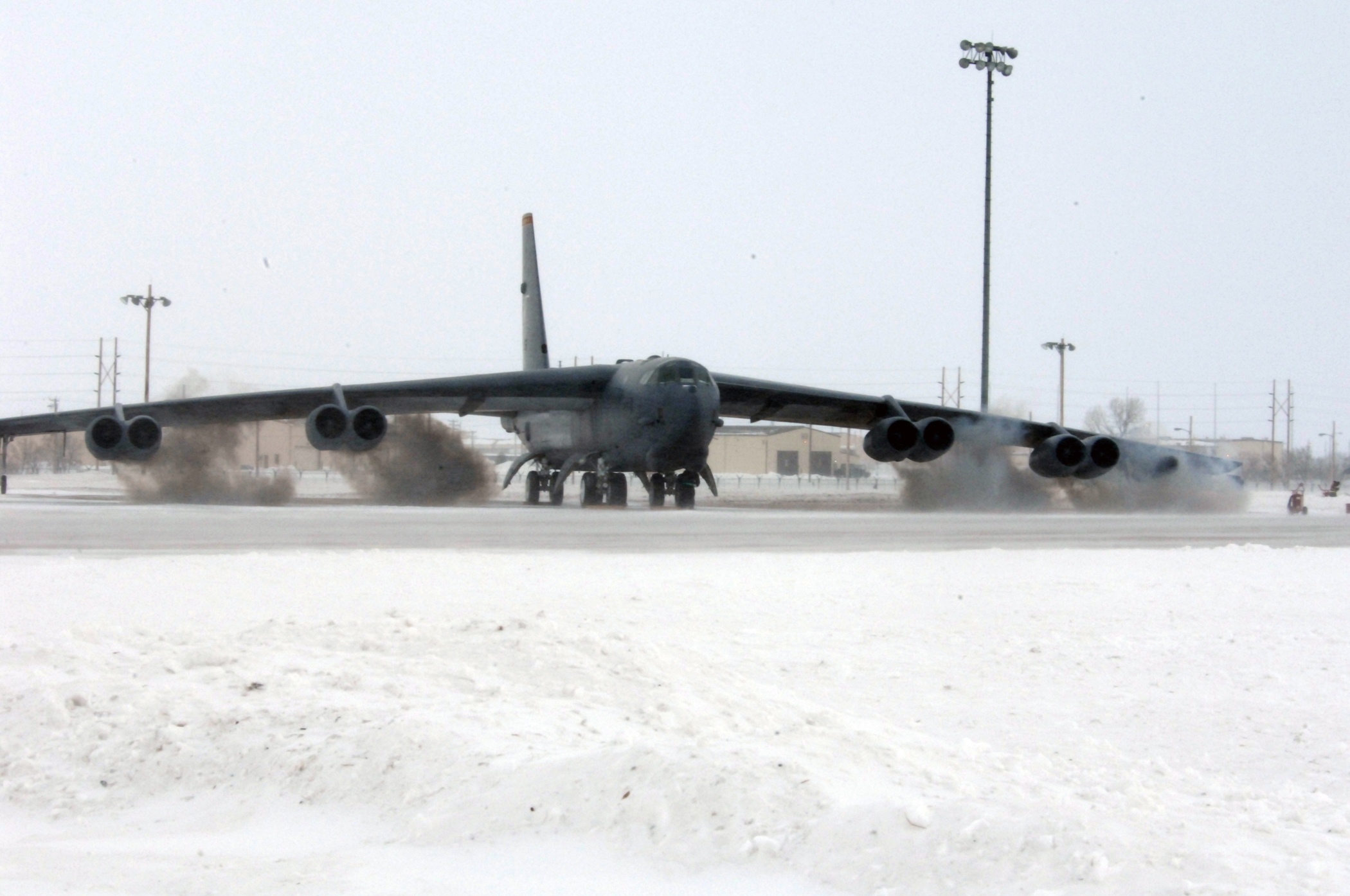 Cold weather, hot engines > Minot Air Force Base > Article Display