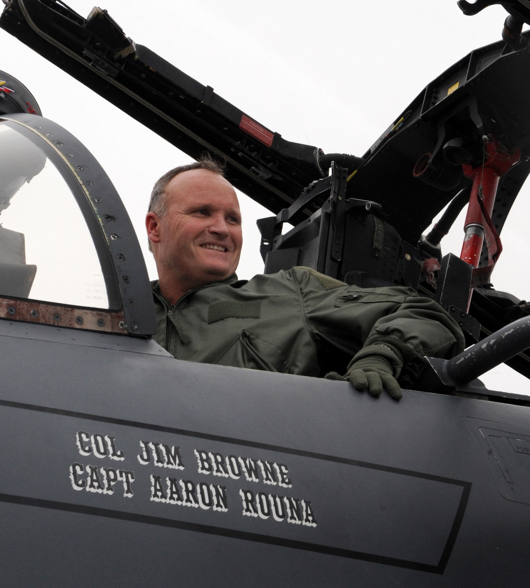 Colonel Browne flies final flight as Gunfighter One > Mountain Home Air ...