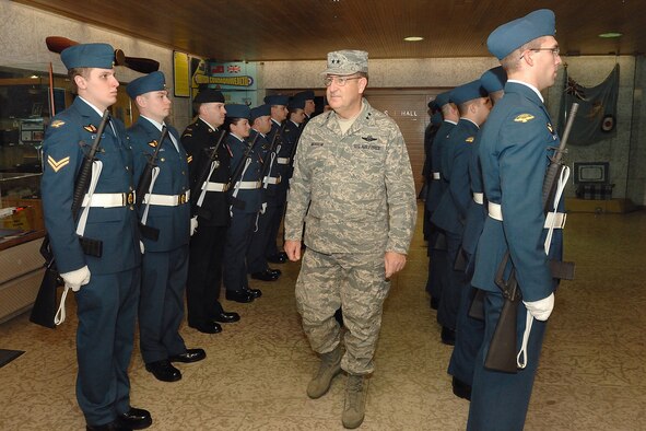CONR commander visits Canadian Forces > CONR-1AF (AFNORTH) > Article ...