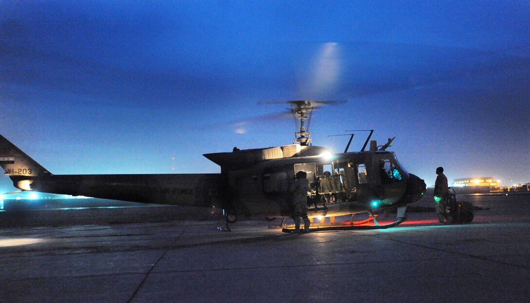 Aircrews from the Iraqi 2nd Squadron begin their first night-vision ...