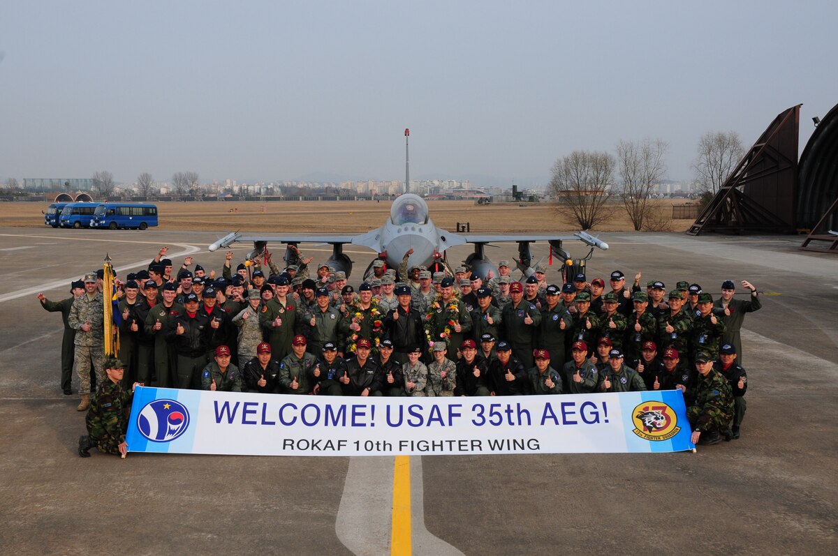 Suwon welcomes U.S. Airmen from Japan > 7th Air Force > News