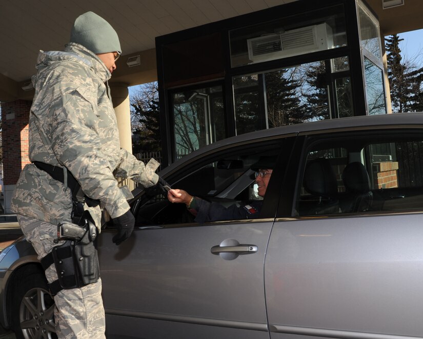 Security Forces streamline base acces > Scott Air Force Base > Article ...
