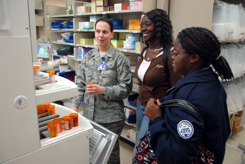 Mentoring next generation > Joint Base Charleston > News