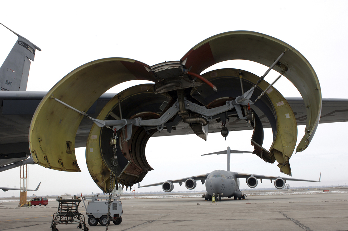 KC-135 crew makes Manas tankers' missions happen > U.S. Air Forces ...