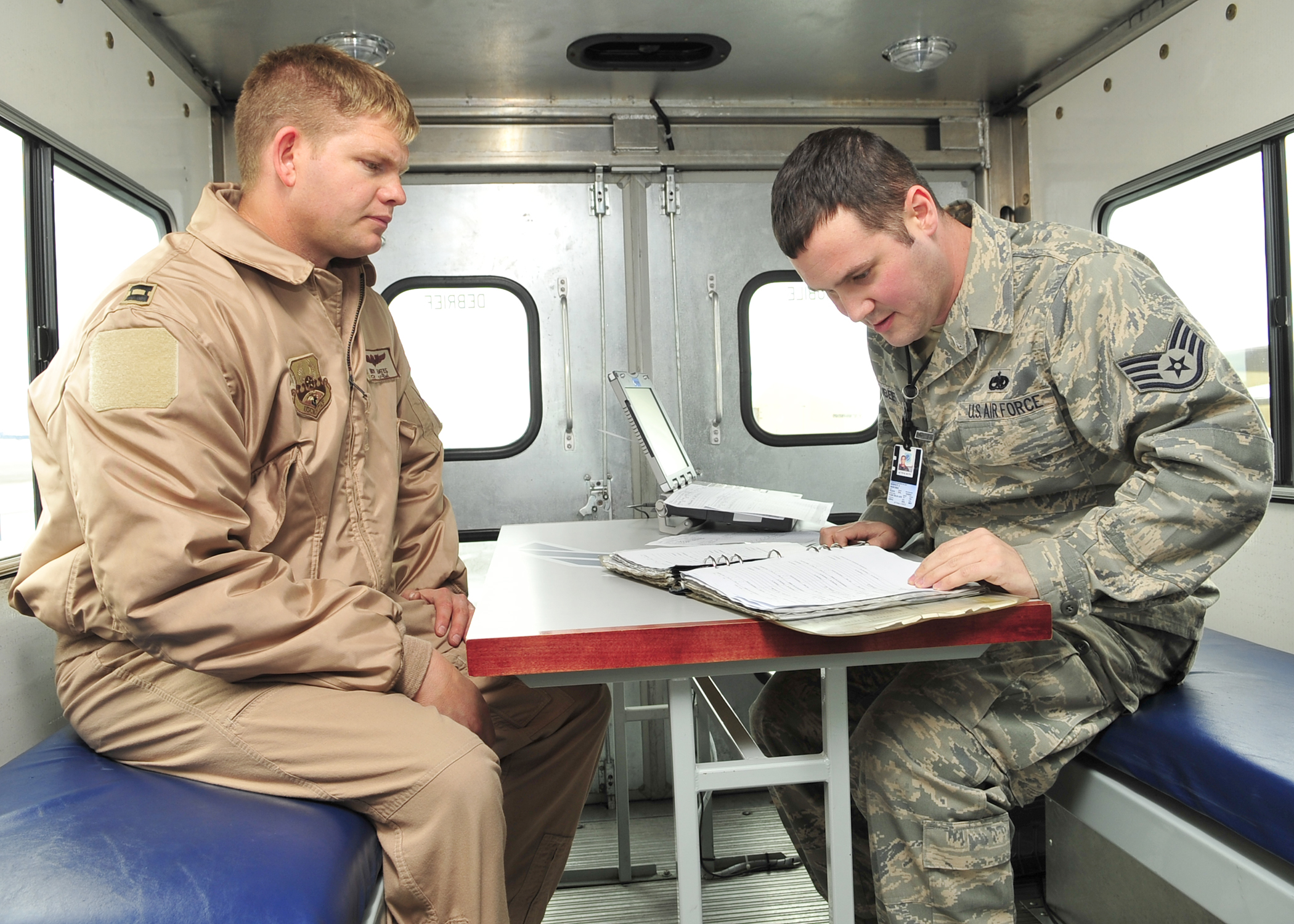 Mobile debriefs key to maintaining vigilant ops > Fairchild Air Force ...