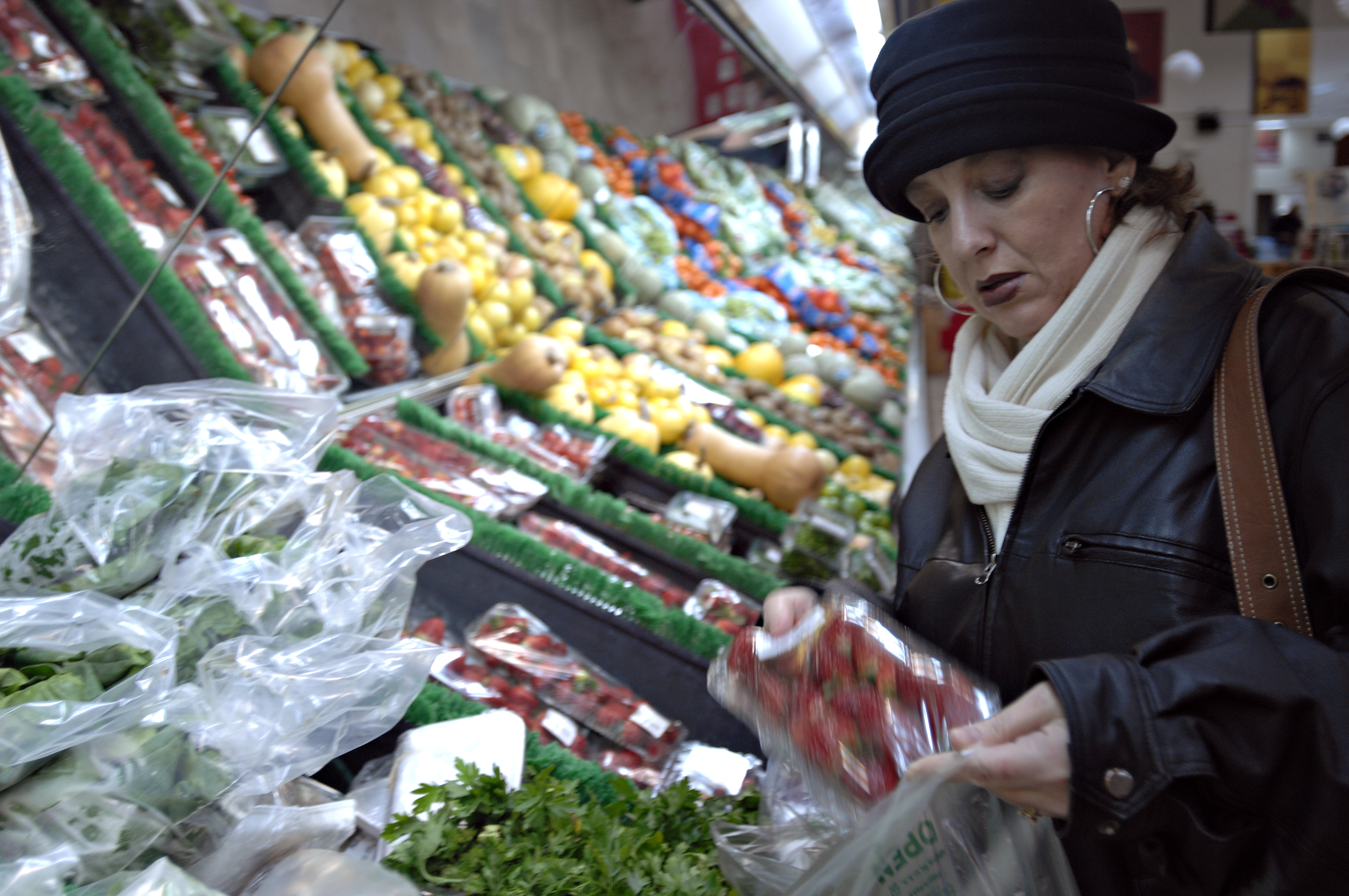 Incirlik commissary provides fresh food to 5,000 > U.S. Air Forces in ...