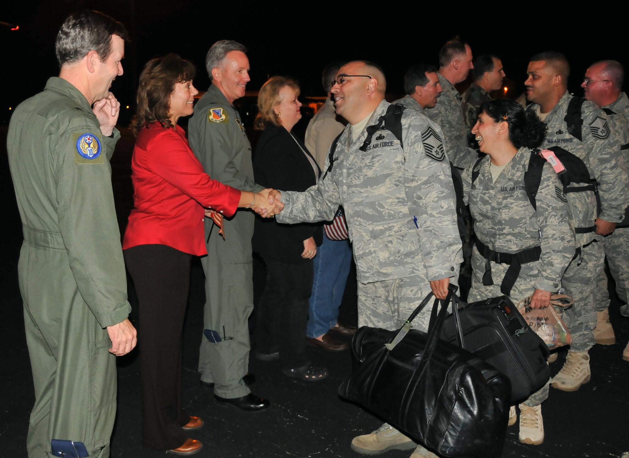 Over 300 reservists deploy in support of Operation Iraqi Freedom ...